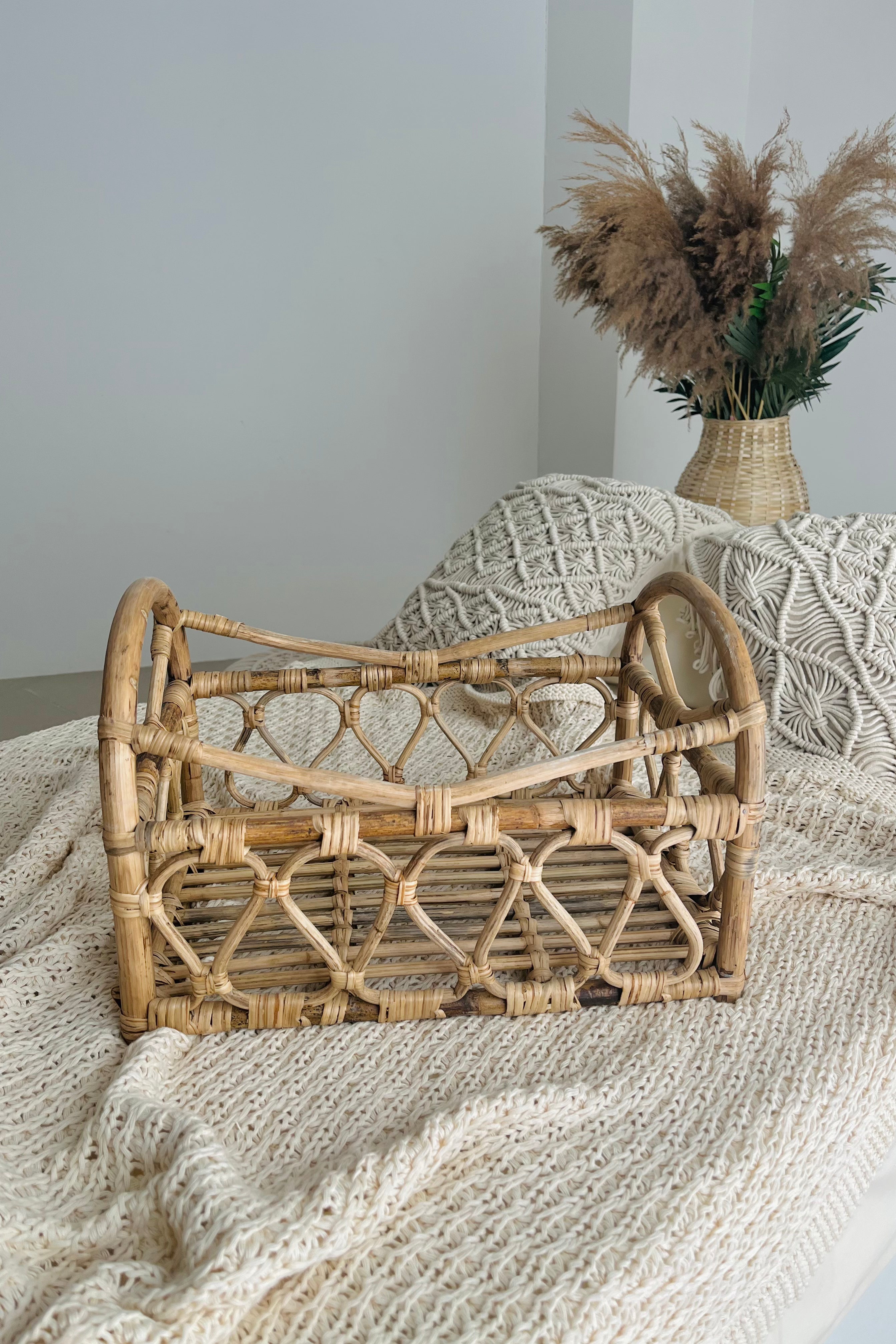 Cane bed – Artista Prop Shop
